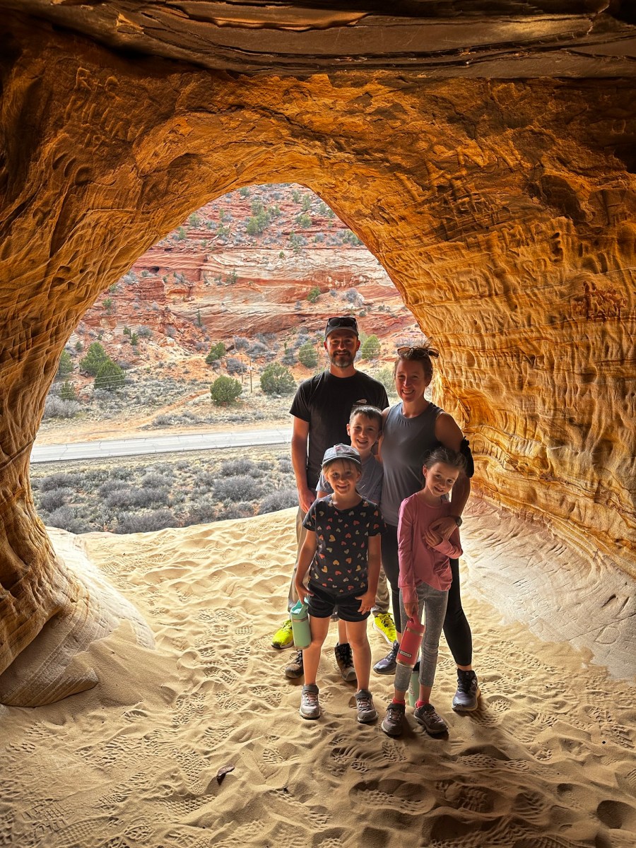 Sand Caves, Dragon Bellies and Dino prints – Mr. & Mrs. Vandebilt + kids
